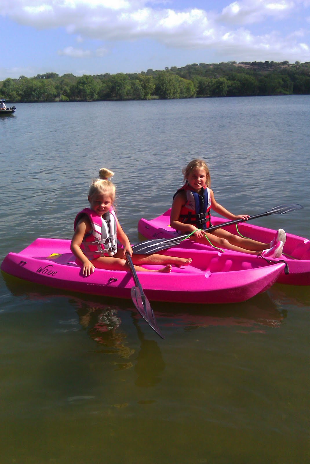 Davis Divas and Dude: Pink Kayaks